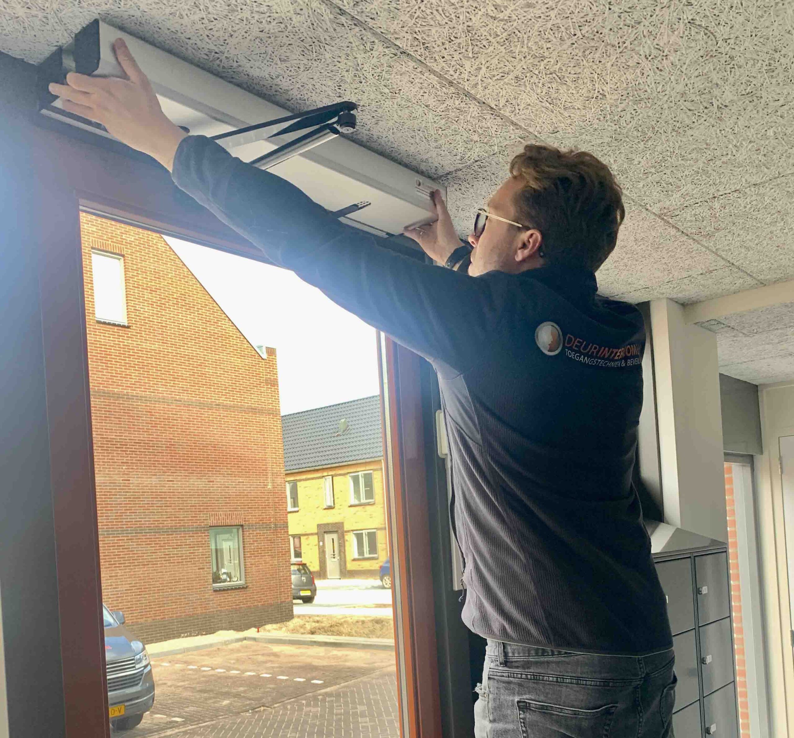 Deurautomaat in storing? Herken het probleem en los het zelf op ...